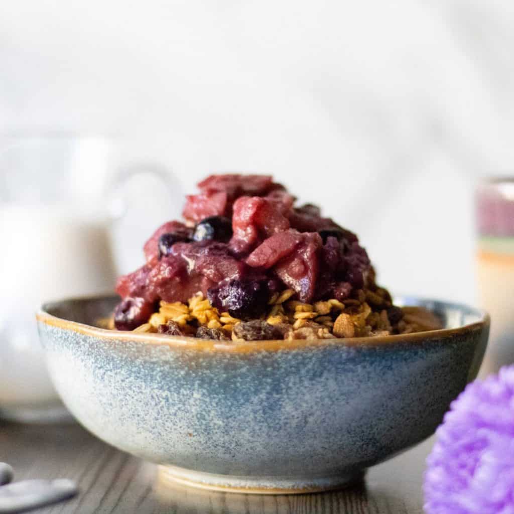 Stewed apples with cinnamon + blueberries - Whole Natural Kitchen